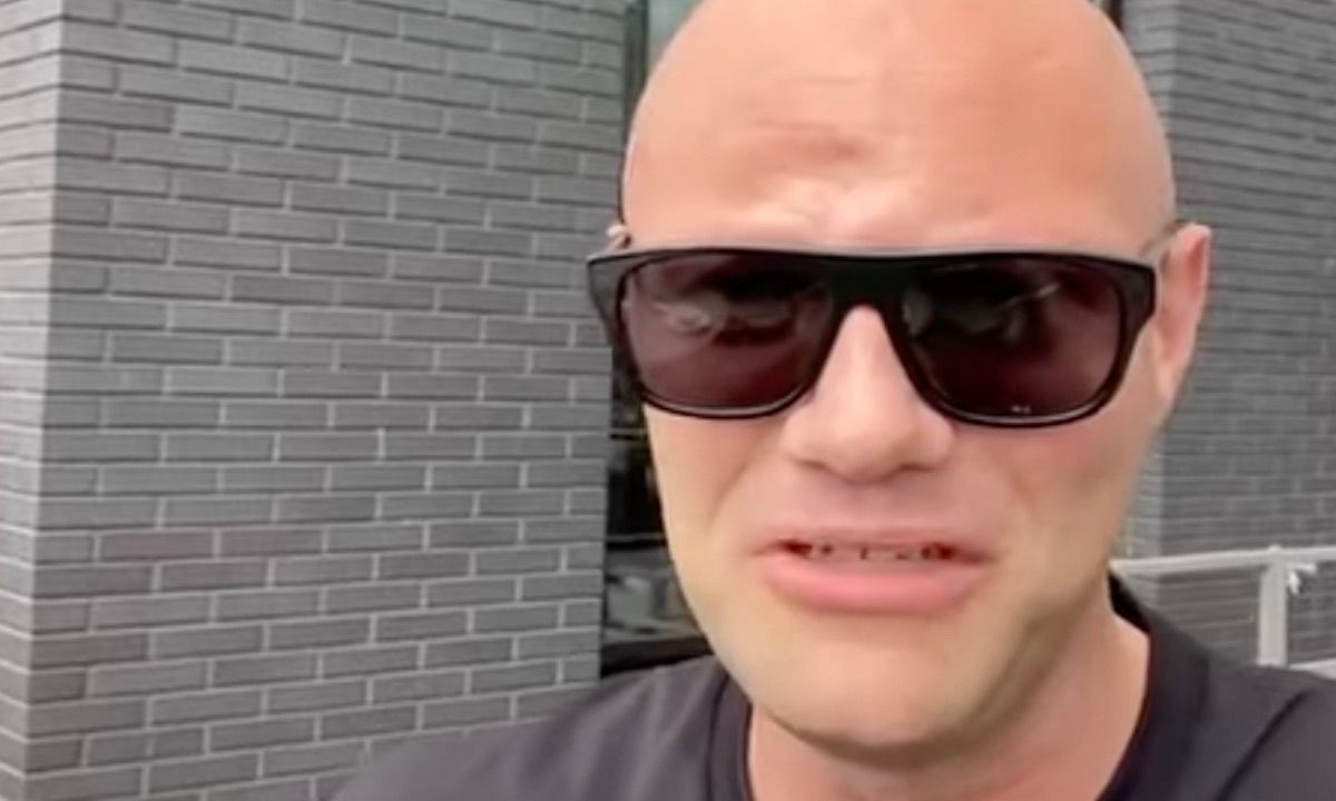 Schockvlogger Alex Soze loopt weer vrij rond