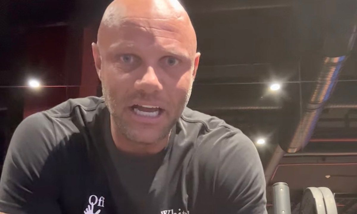 Alex Soze krijgt nieuwe tanden: 'Zie er tegenop'