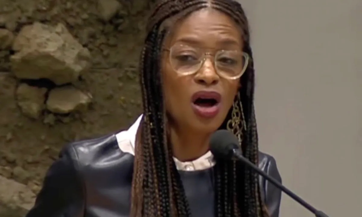 Sylvana Simons wil het woord 'kerst' verbieden | LOESOE