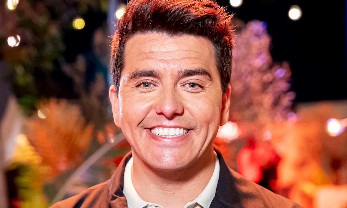 Jan Smit is met deze BN'er betrapt achter een schuurtje | LOESOE