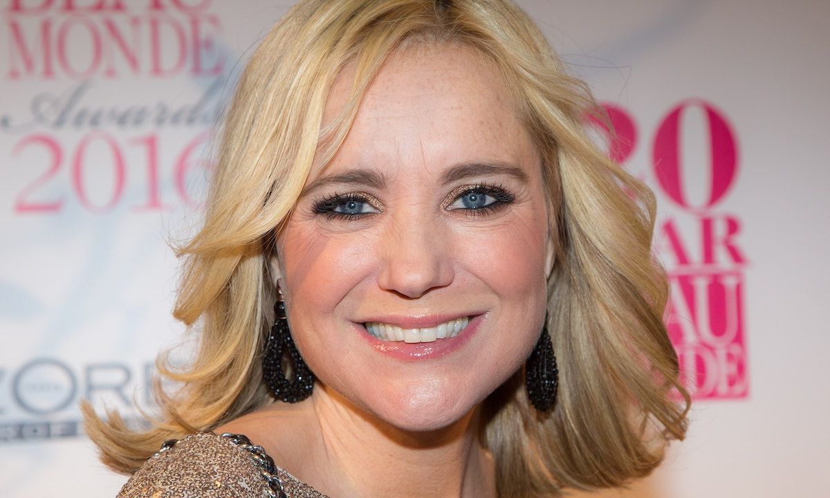 Sonja Bakker onherkenbaar na ingrepen, volgers schrikken zich een hoedje