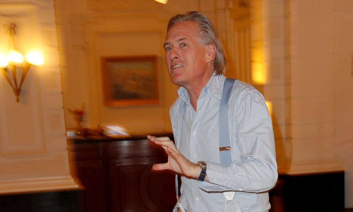 Jort Kelder flipt na confrontatie over zijn aangeleerde kakkeraccent