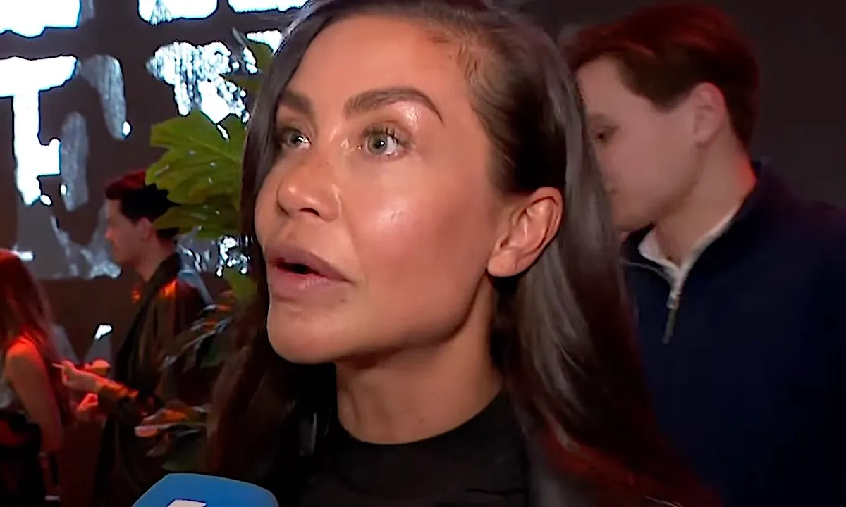 Beeld! Jaimie Vaes laat haar lijf zien op Playboy-cover | LOESOE