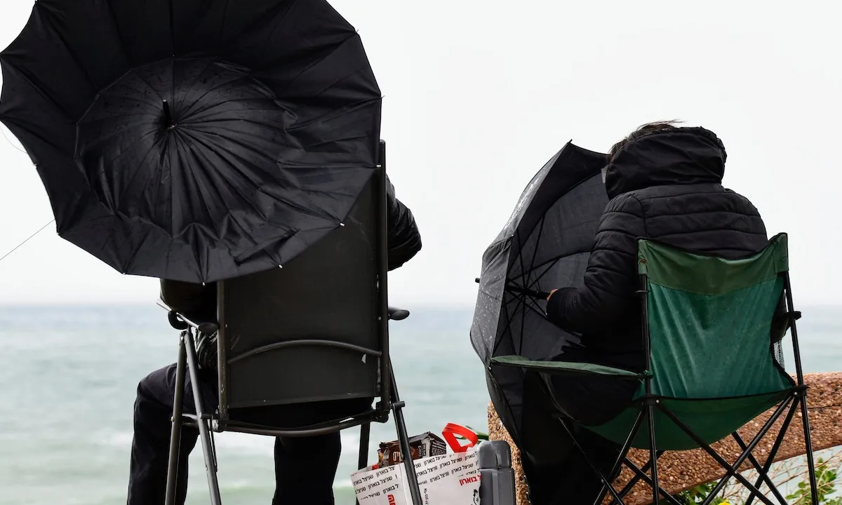 Storm Ciarán komt je tuinset omver blazen | LOESOE