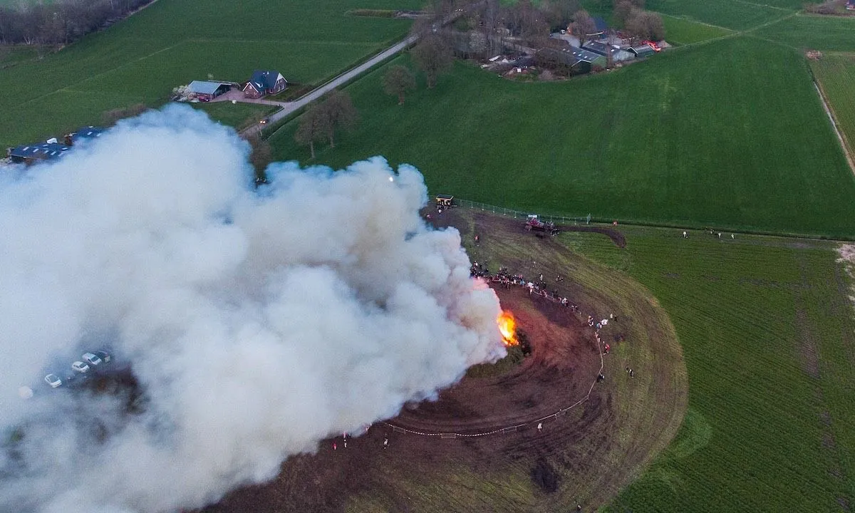 Hout stoken verboden? RIVM ontraadt houtstook in groot deel van ...