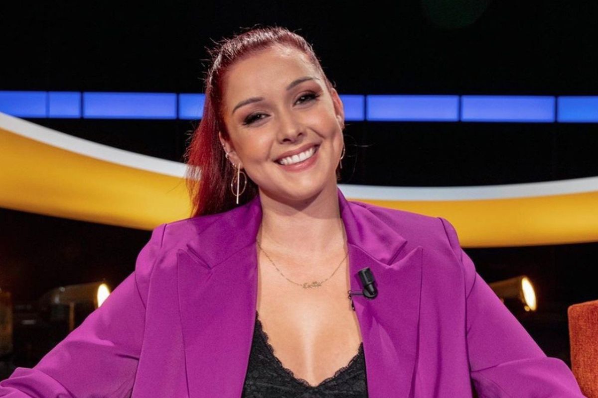 Lotte Vanwezemael doet monden openvallen in doorzichtige lingerie ...