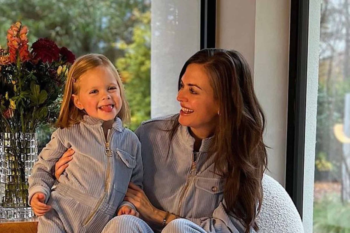 Astrid Coppens deelt triest nieuws over oudste dochtertje Billie-Ray ...