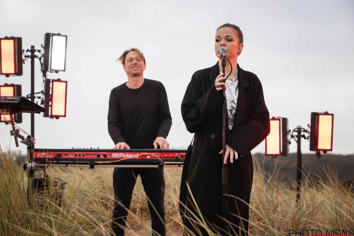 Zangeres Pauline Slangen kan niet geloven wat ze nu te horen krijgt