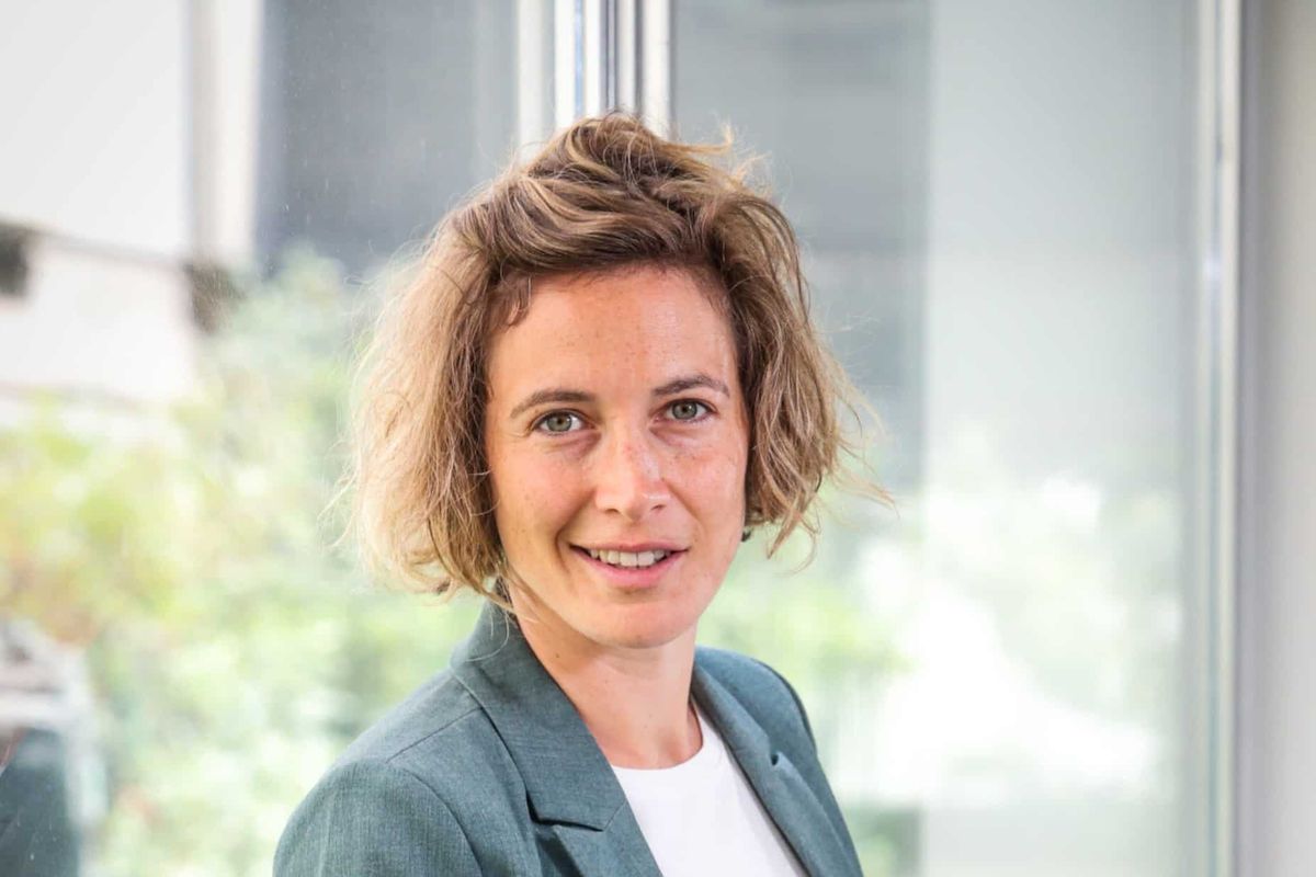 Voetbalanaliste Imke Courtois maakt heuglijk nieuws bekend "Dikke ...