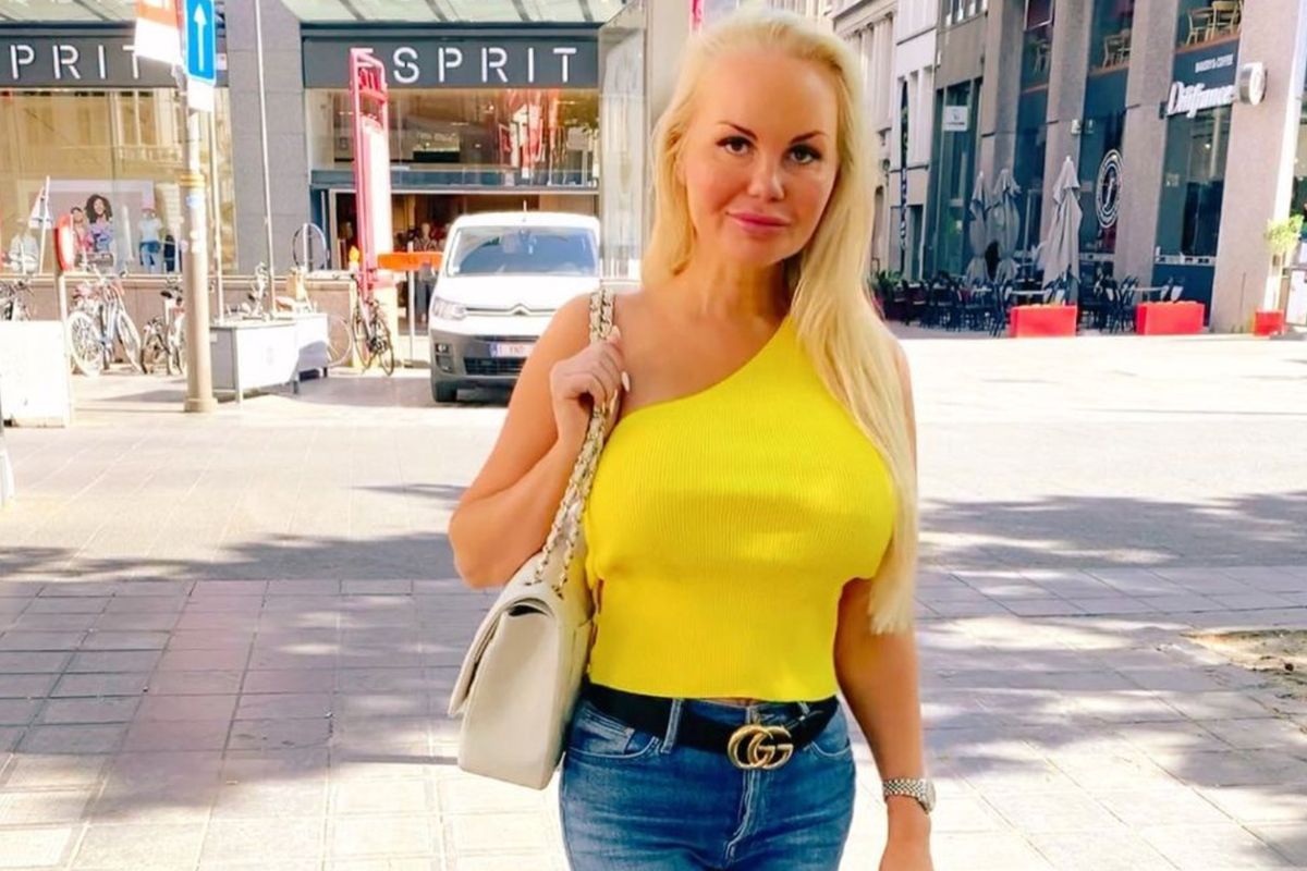 Lesley-Ann Poppe opnieuw onder vuur door te sexy bikinifoto: "Broekje ...