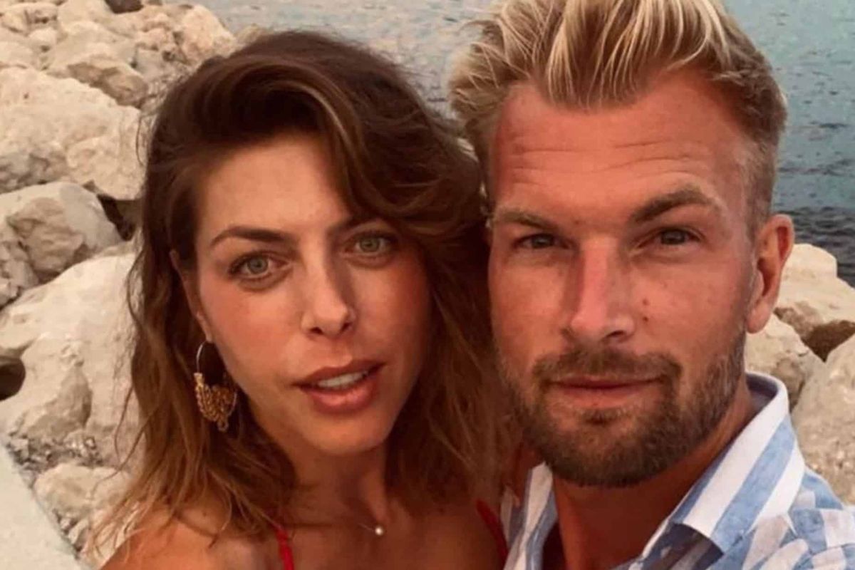 Vrouw van Ruben Van Gucht deelt foto van haar bolle buik: volgers is ...