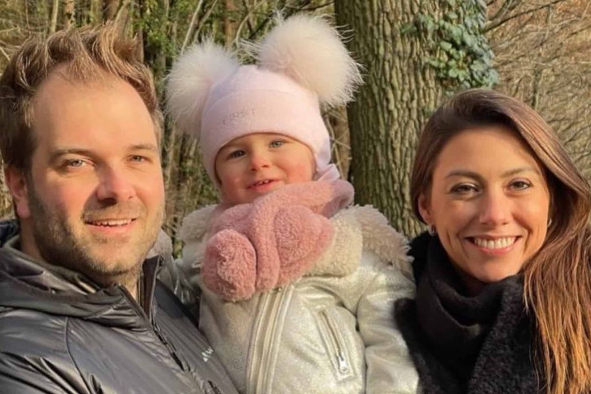 Niels Albert en vrouw Valeska beleven emotioneel moment met dochtertje