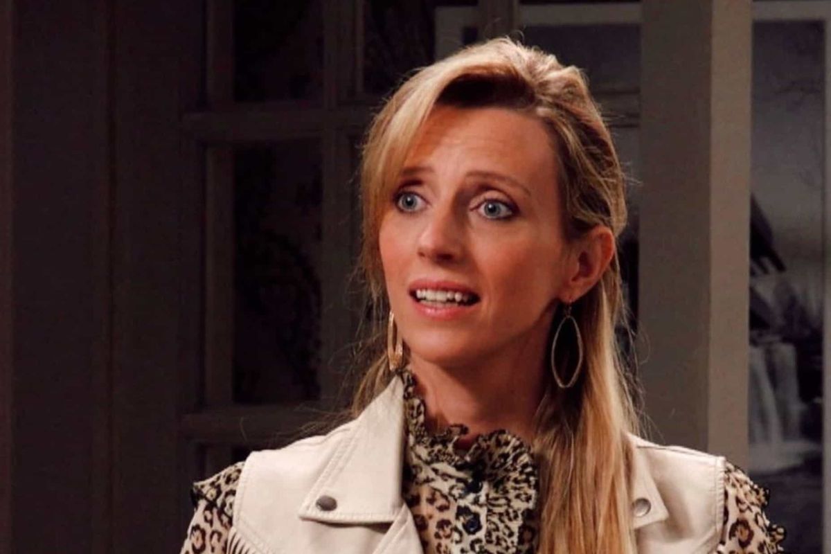 'Thuis'-actrice Tine Priem poseert in sexy bikini: "Wat een vamp"