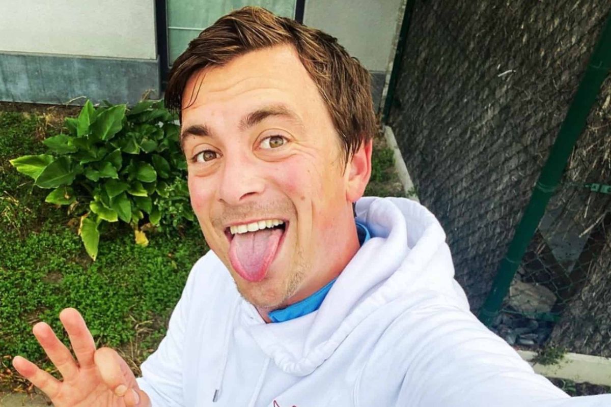 Niels Destadsbader doorbreekt eindelijk de stilte nadat hij storm aan ... Niels Destadsbader doorbreekt eindelijk de stilte nadat hij storm aan ...
