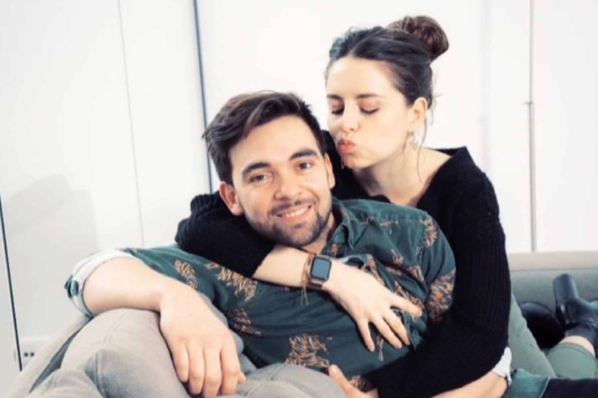 Lynn Van den Broeck en Mathias Vergels gaan uit de kleren en delen ...