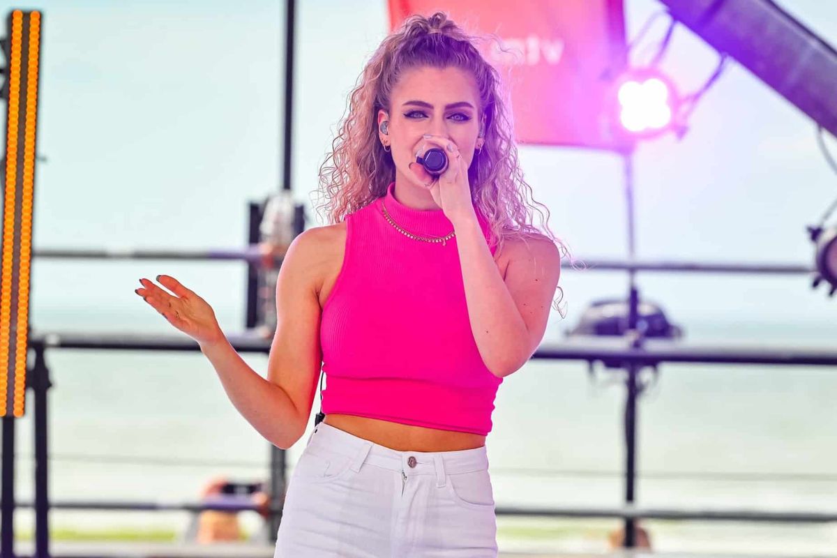 Julia Boschman van K3 deelt vakantiefoto's en iedereen is hetzelfde ...