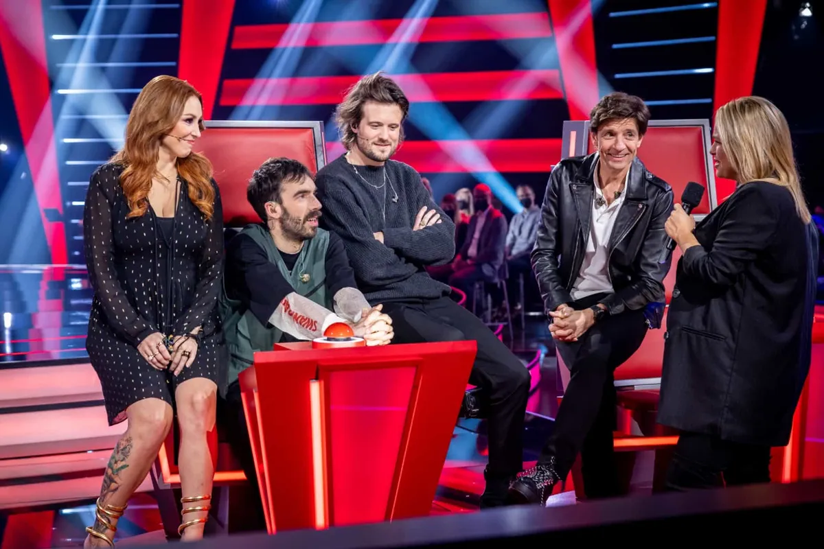 Verrassing van formaat in ‘The Voice’: deze bekende zanger houdt de ...