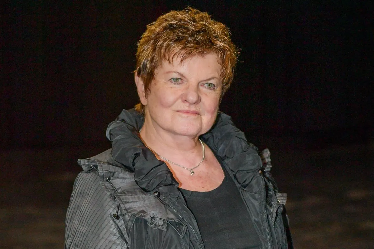 Twee jaar na haar hartoperatie: actrice Janine Bischops (81) deelt erg ...