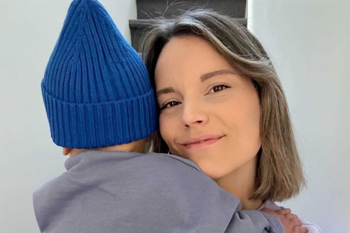 Het gaat niet goed met hoogzwangere Qmusic-dj Jolien Roets: "De hel"