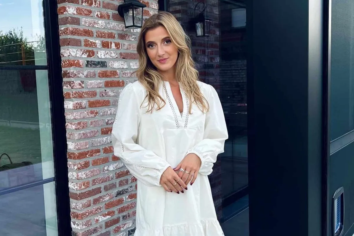 Jamie-Lee Six trekt pikante lingerie aan, Sarah Puttemans helemaal ...