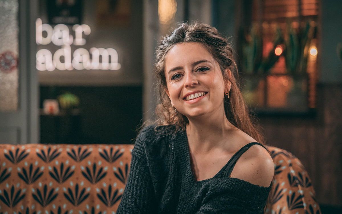 ‘thuis Actrice Lynn Van Den Broeck Deelt Heerlijke Vakantiefoto In Bikini