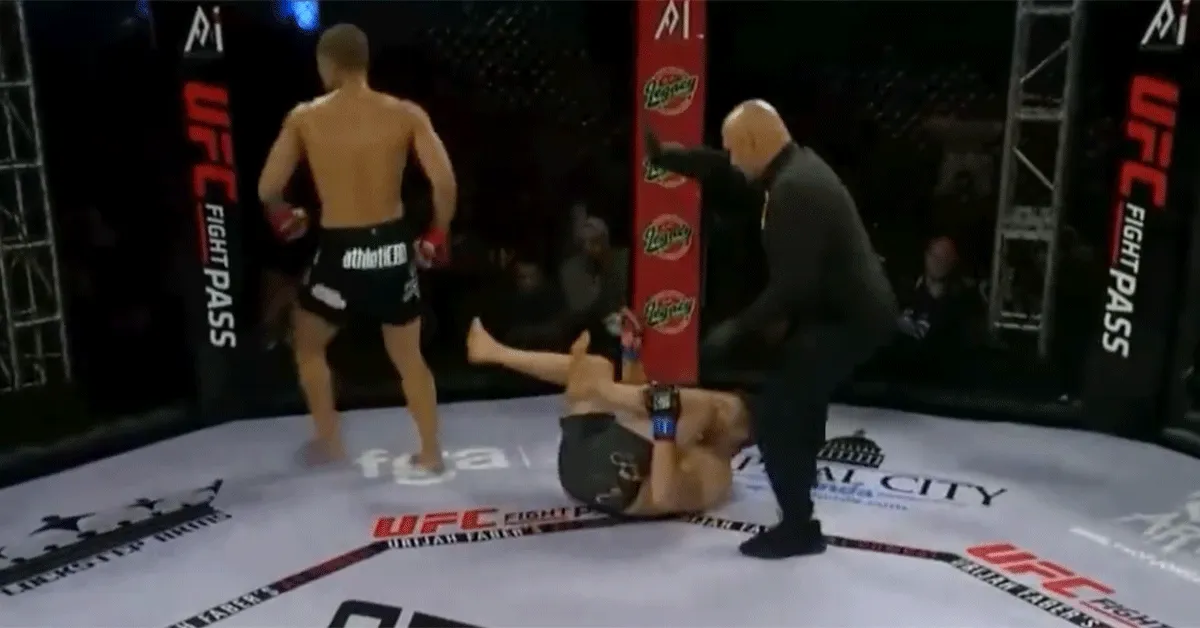 'KRAK!' Vechter breekt been rivaal op gruwelijke manier (video ...