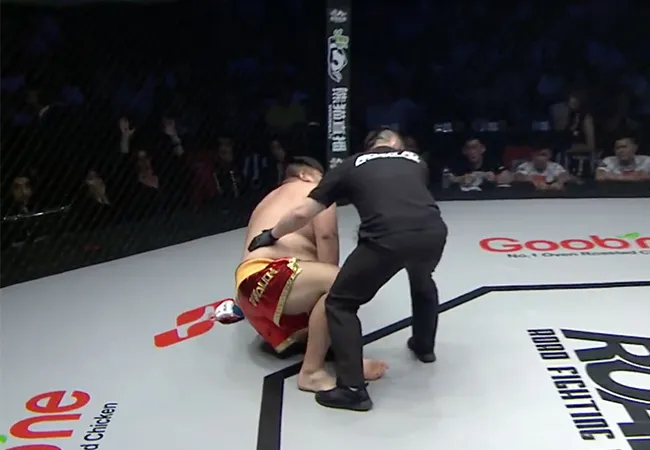 Trap in de balzak: MMA gevecht eindigt in 6 seconden (video ...