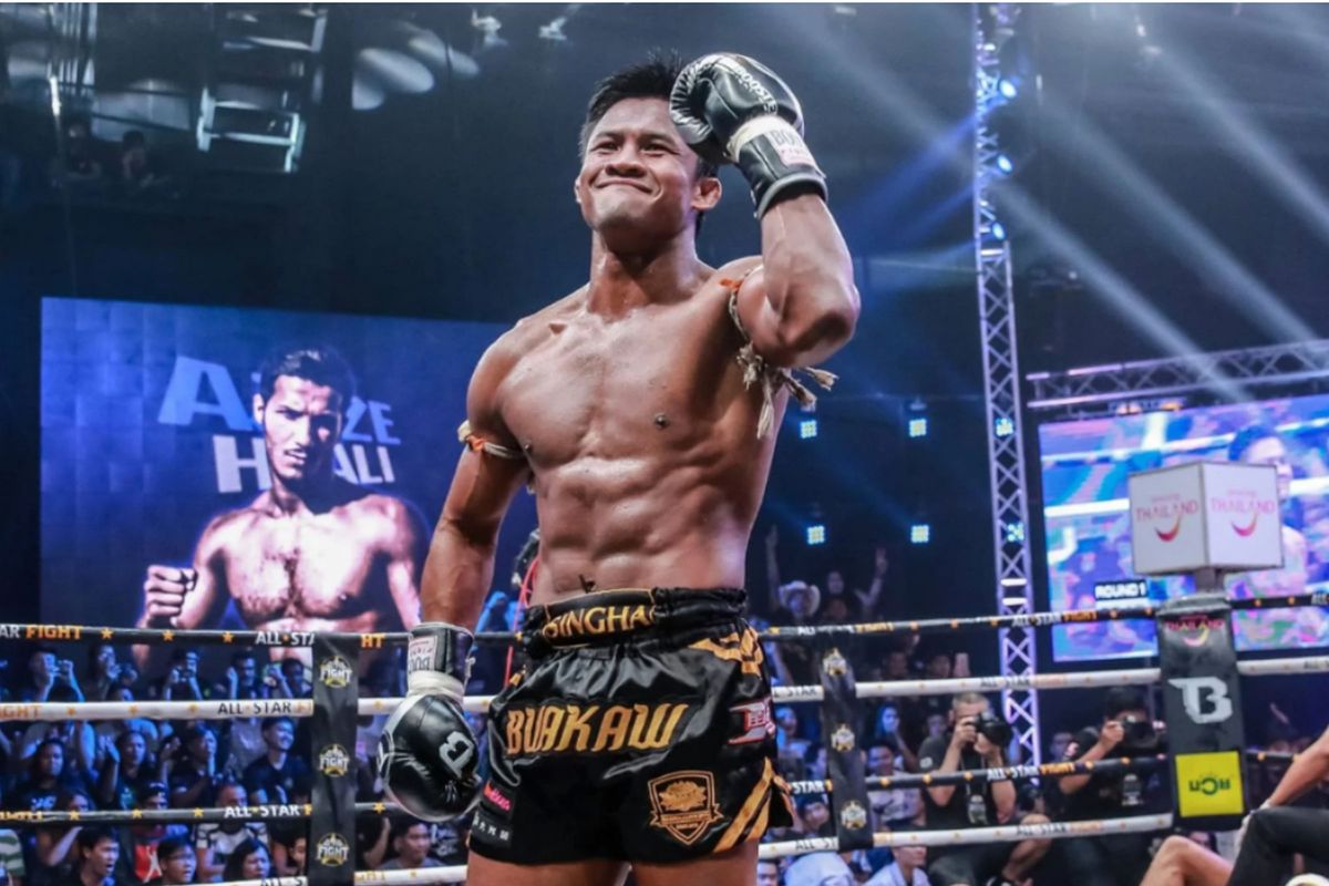 Vechtlegende Buakaw gaat 279e gevecht aan tegen Japanse K-1 kickbokser ...