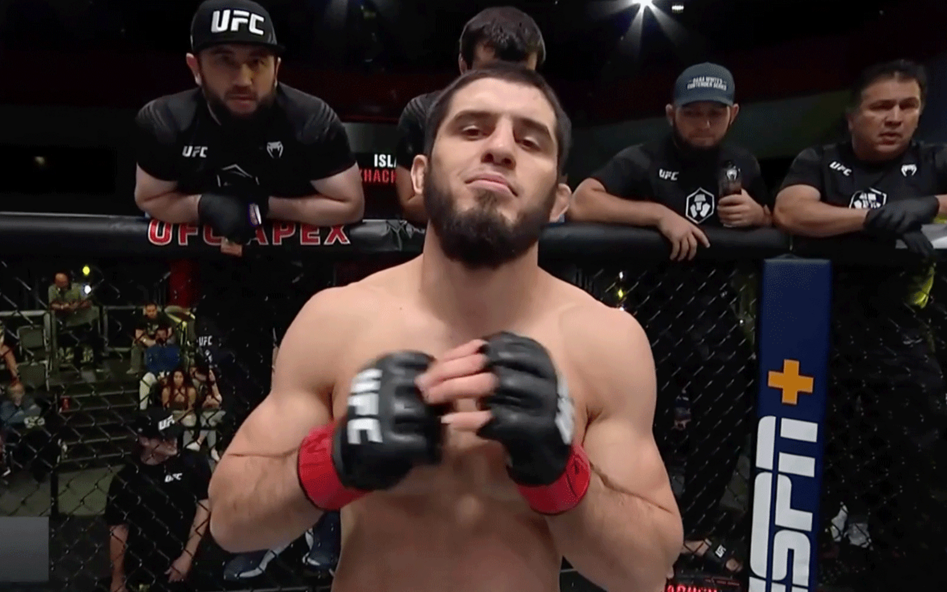 UFC kampioen Islam Makhachev roept op tot titelgevecht! Deze topvechter ...