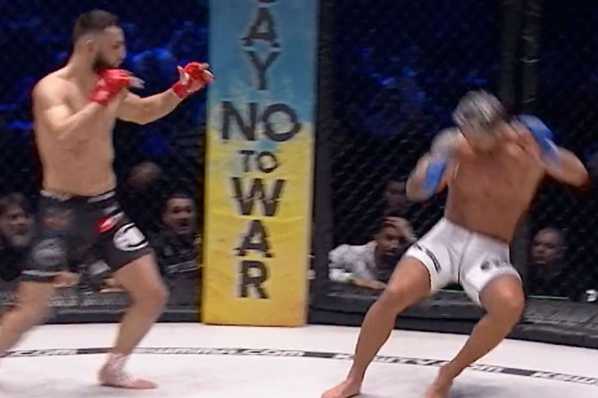 Perfecte Headkick maakt fans gek tijdens MMA-wedstrijd! 'Zo die is OUT'