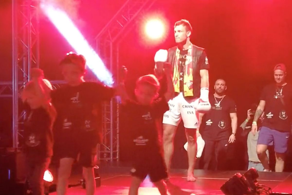 Emoties bij afscheidsgevecht doodzieke kickbokser Robbie Hageman