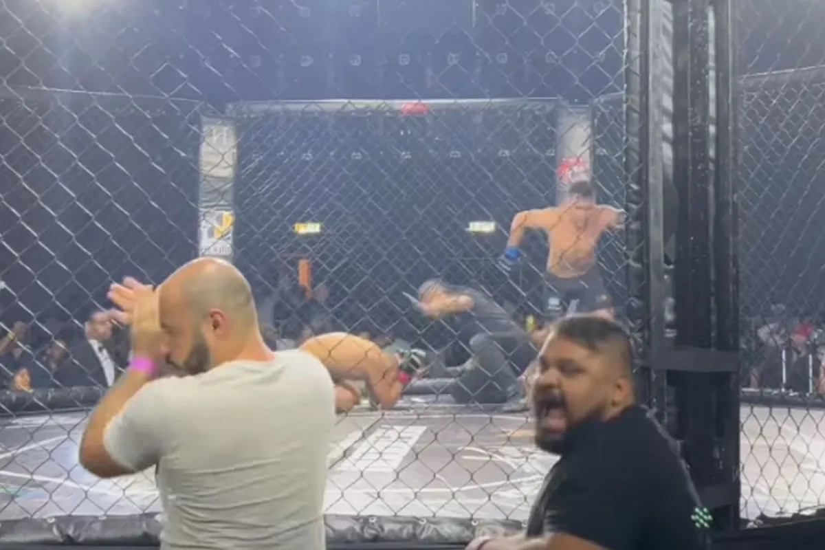 🎥 Snelheidsduivel in de kooi: MMA-vechter scoort razendsnelle knock-out ...