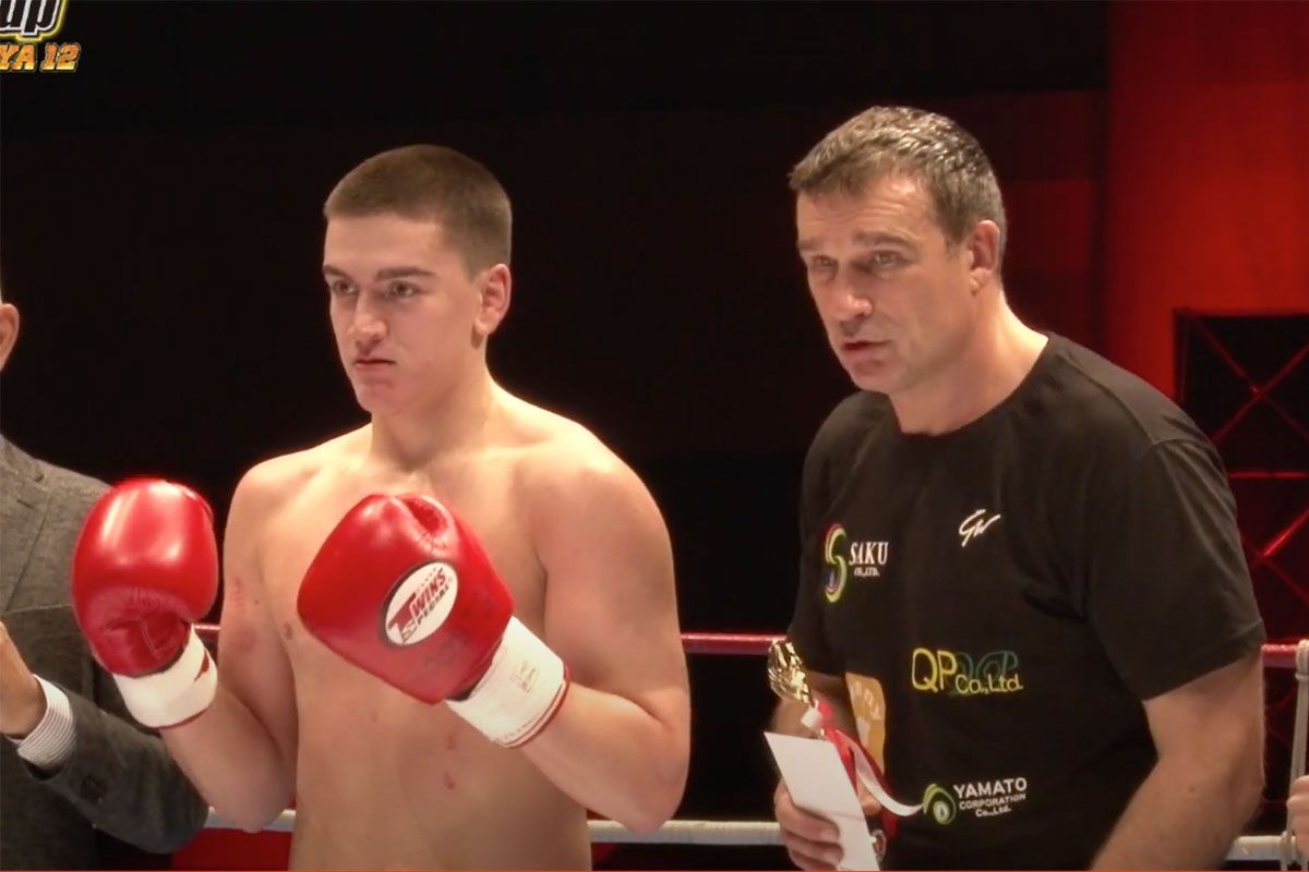 🎥 Zoon K-1 Legende Peter Aerts sloopt tegenstander! 'Vechten zit in het bloed'