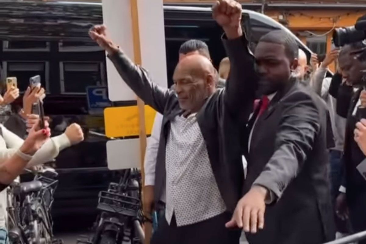 🎥 Bokslegende Mike Tyson zet Amsterdam op z'n kop vandaag! 'Chaos en ...