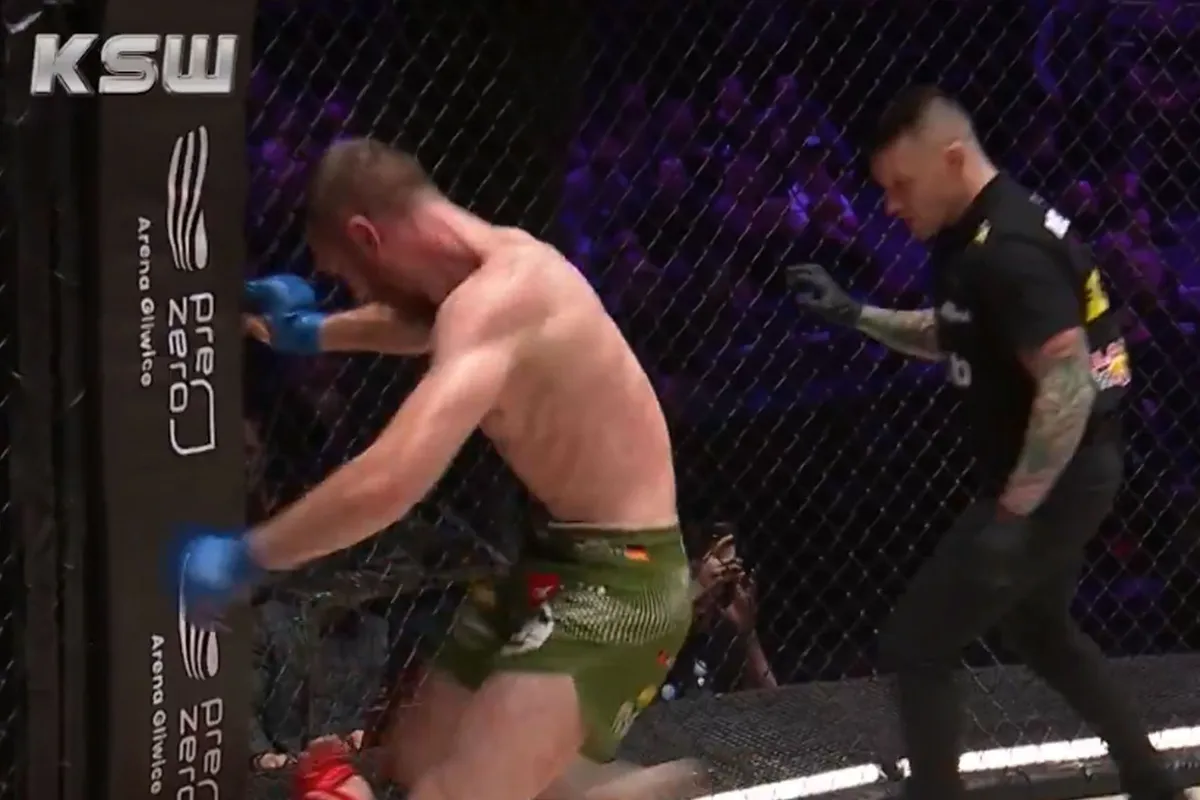 🎥 Bruut einde aan 'geen regels' MMA-gevecht in Polen! 'Goed afgekeken ...