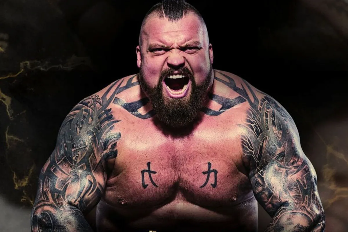 Sterkste Man Eddie Hall maakt MMA debuut in bizar 2 vs 1 gevecht ...