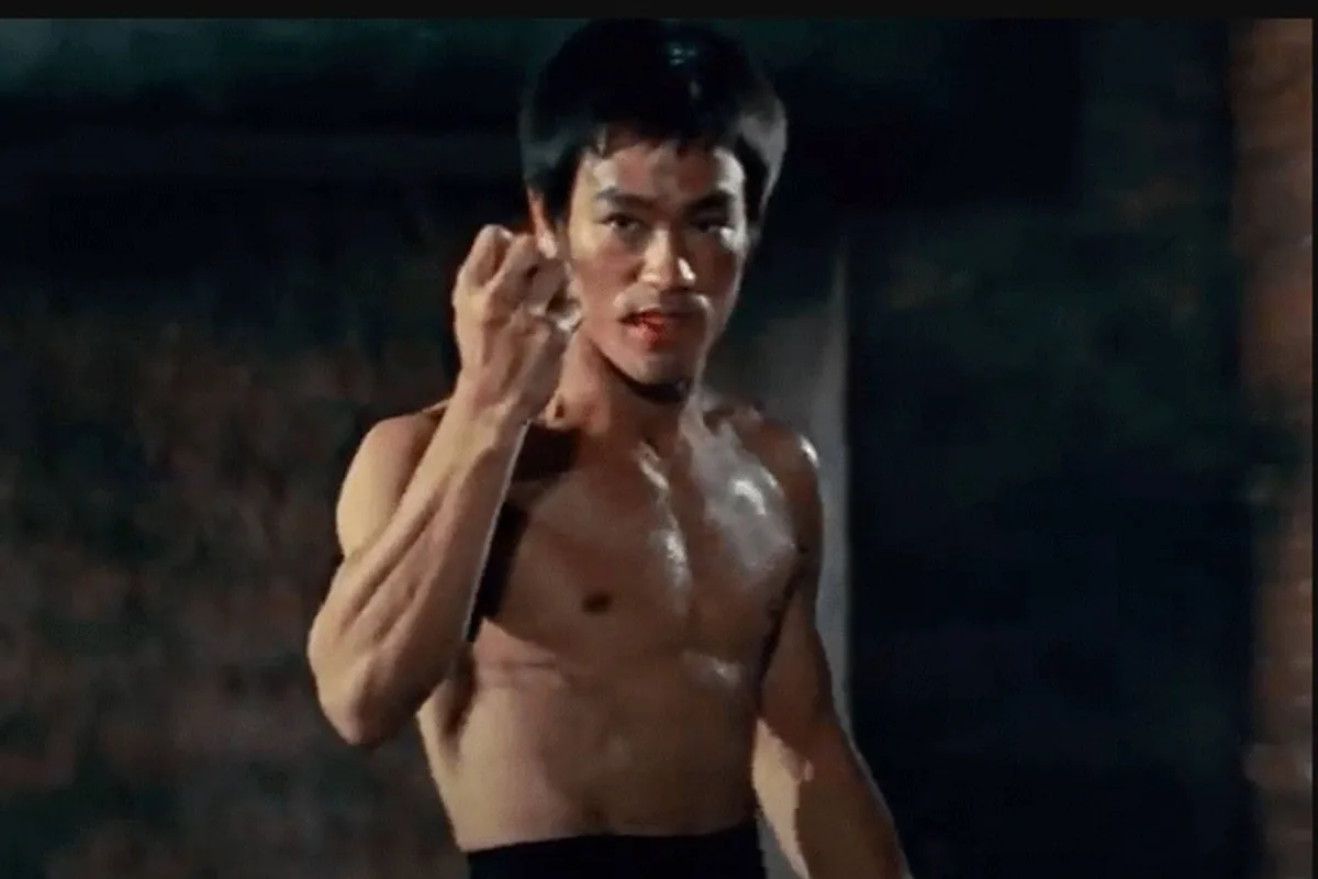 Bruce Lee's graf geopend na 52 jaar - wat ze vonden is schokkend ...