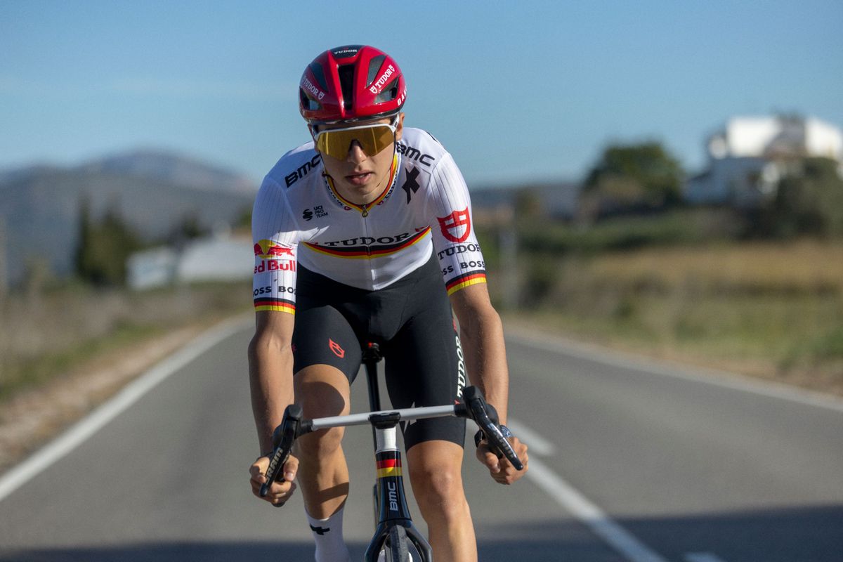 Plots heeft Tudor achter Hirschi een ijzersterk plan B: jonge Brenner klimt met de besten naar boven