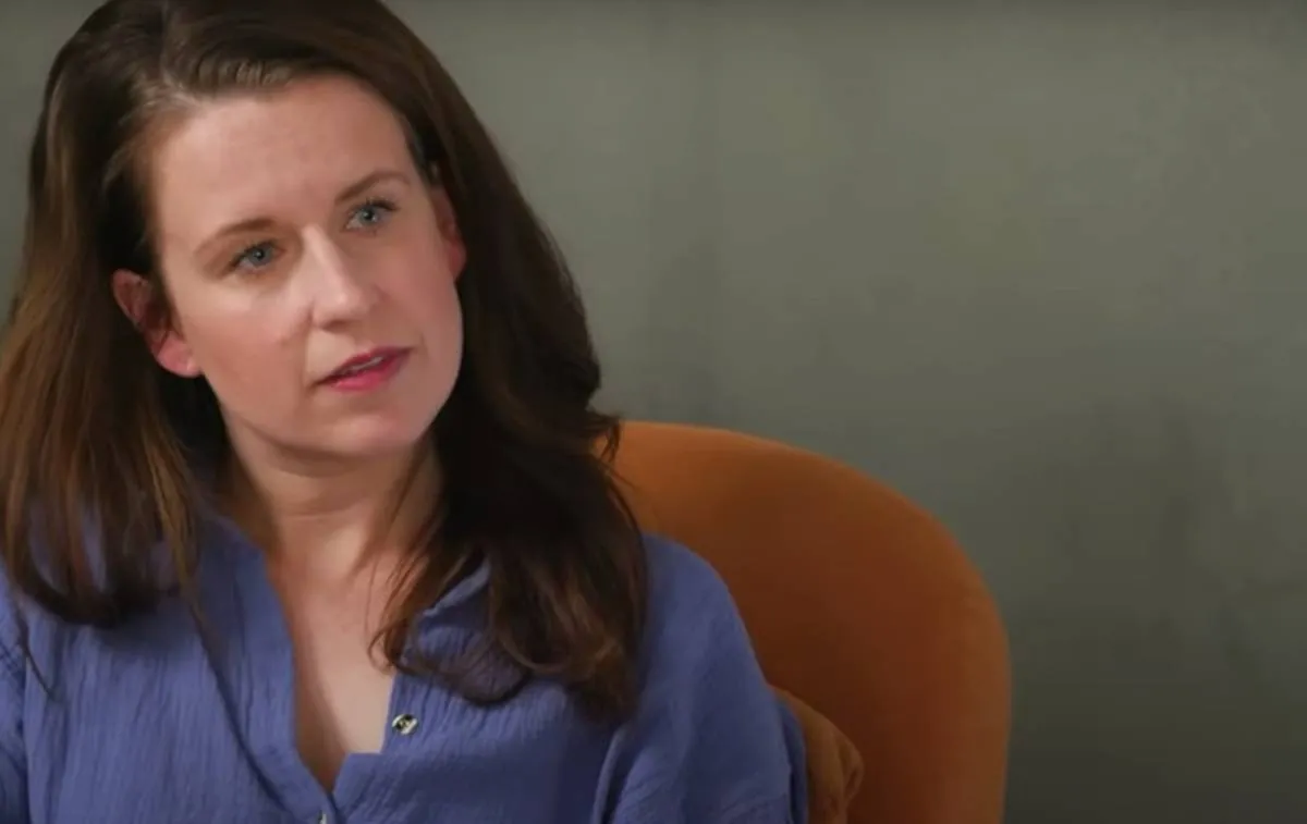 Mandy werd vanaf haar achtste misbruikt door haar opa en kan nog ...