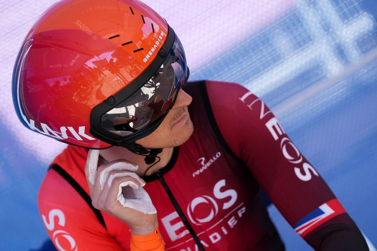 'Oude man' in Giropeloton kan rustdag goed gebruiken: 'Ketting sloeg ...