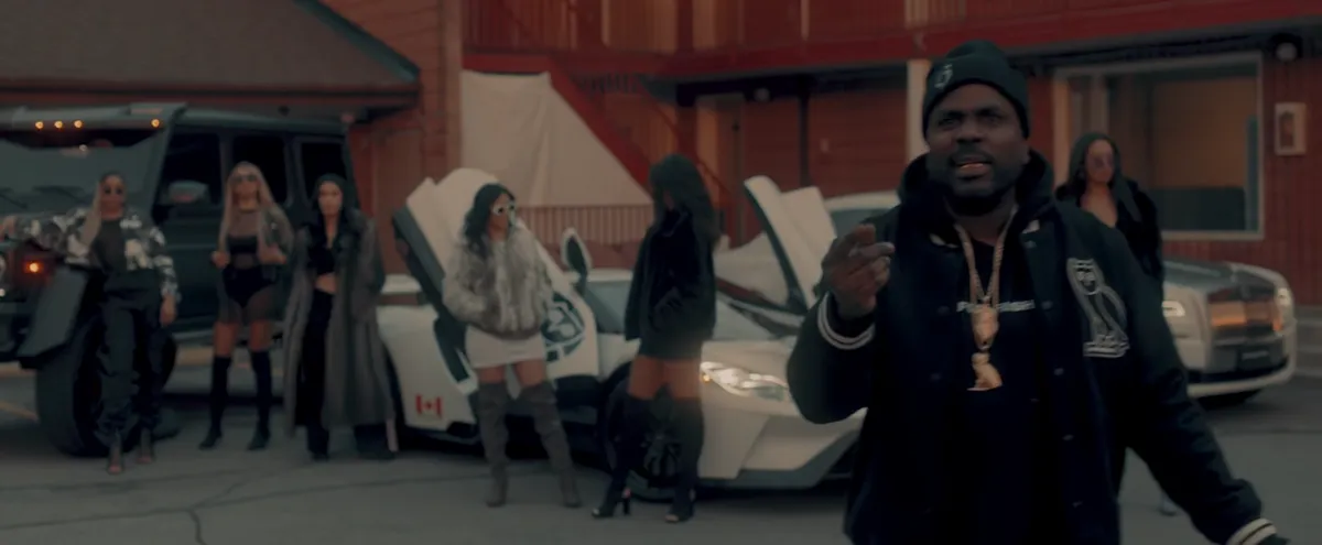 OVO's Baka Not Nice volgt Live Up To My Name op met Money in the Bank video