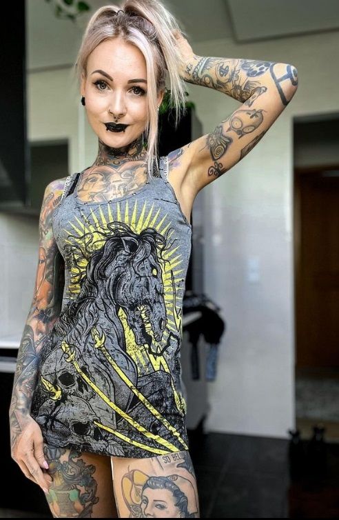 Girls And Tattoos Kristy Gaf Job Als Maatschappelijk Werkster Op Om