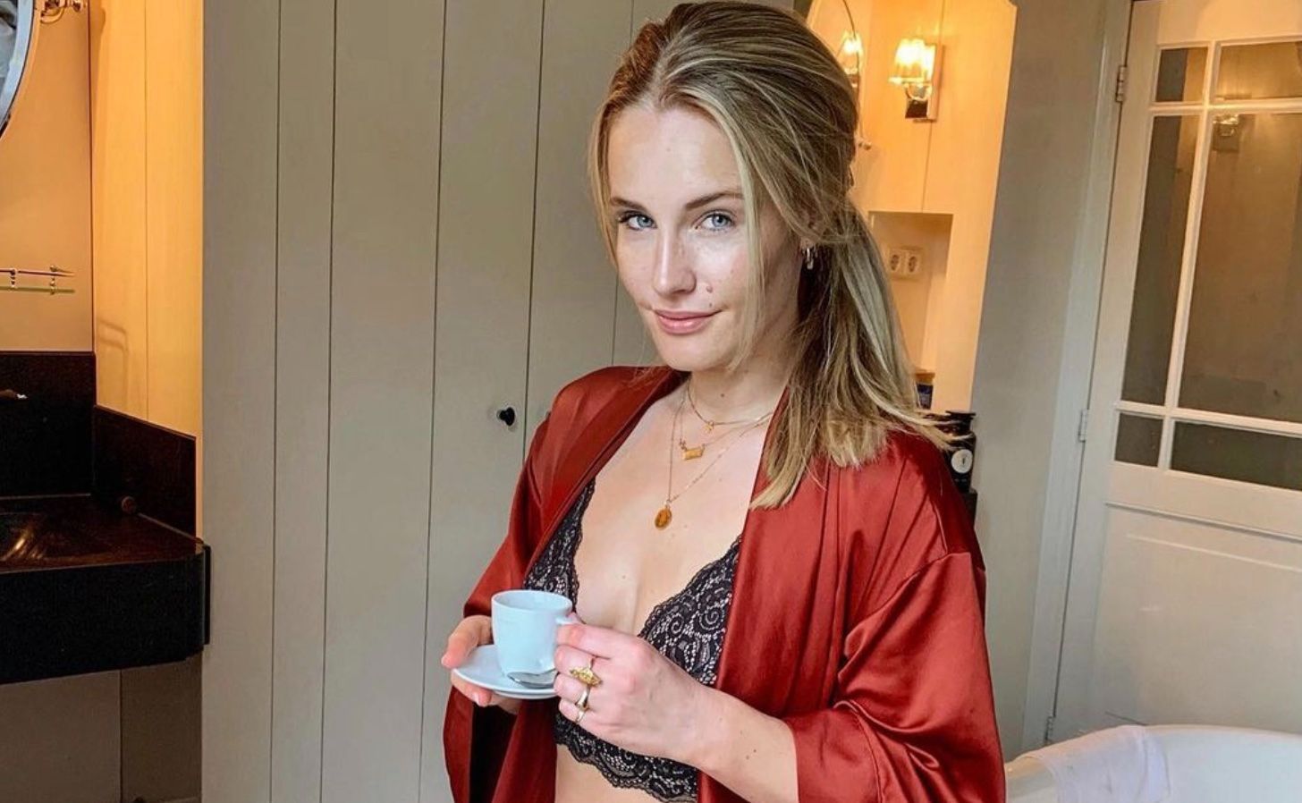 Seksjournaliste vertelt in boek over eigen seksleven: ‘Ik ben een sloerie want ik geloof niet in ...