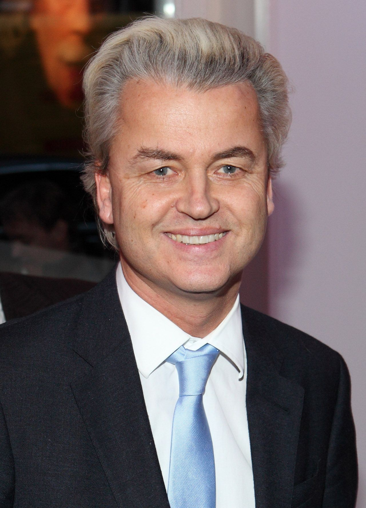 Even schrikken: zó zag Geert Wilders er vroeger uit | LOESOE