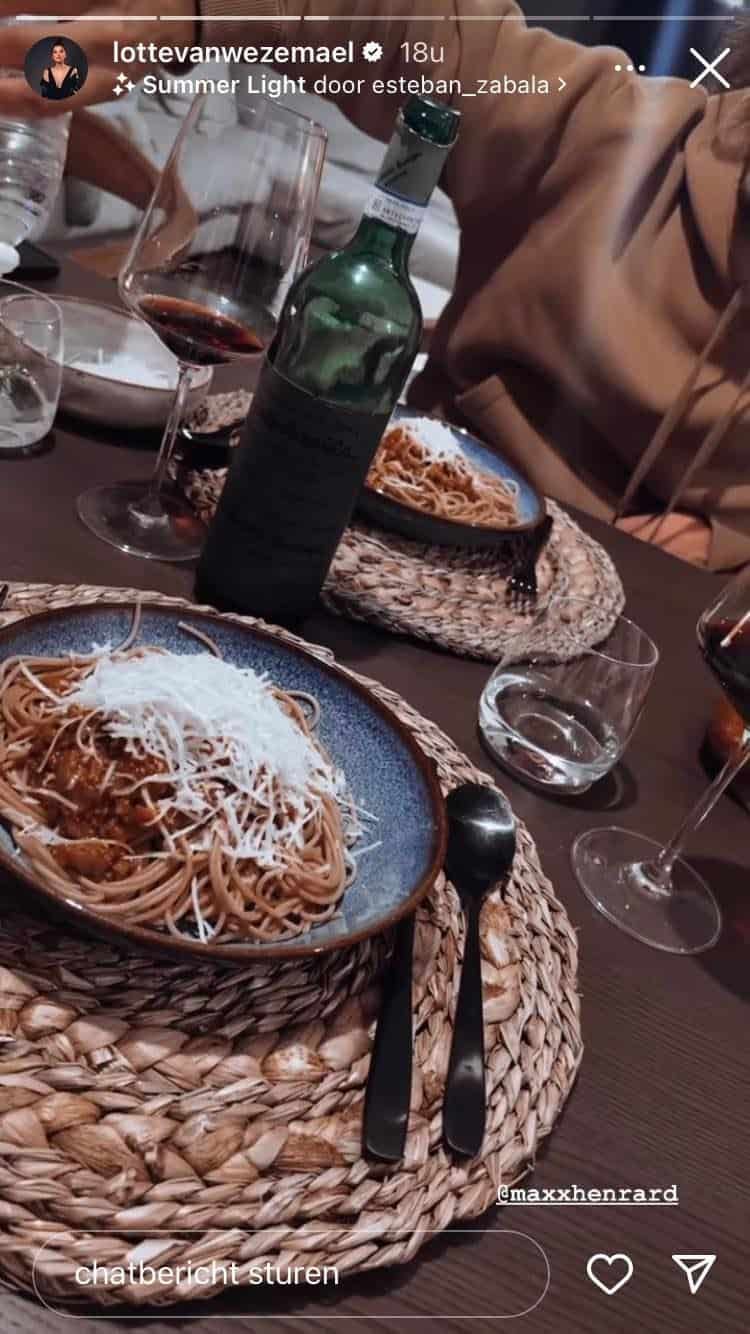 Lotte Vanwezemael is opnieuw gelukkig in de liefde en stelt voor het eerst haar nieuwe vriend ...