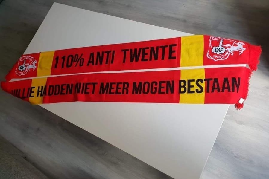 Foto: Eagles-supporters komen met nieuwe Anti-Twente sjaal