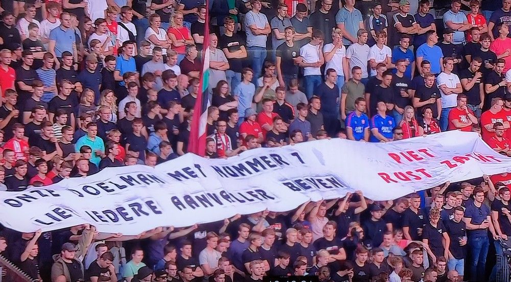 Respectloos AZ-publiek wekt irritatie en verbazing Respectloos AZ-publiek wekt irritatie en verbazing