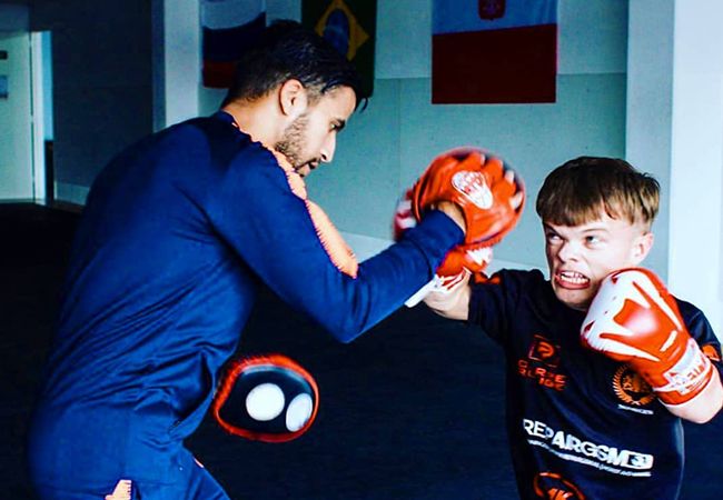 Wopke De Kleinste Baas: Winnaar eerste lilliputter kickbokswedstrijd in ...