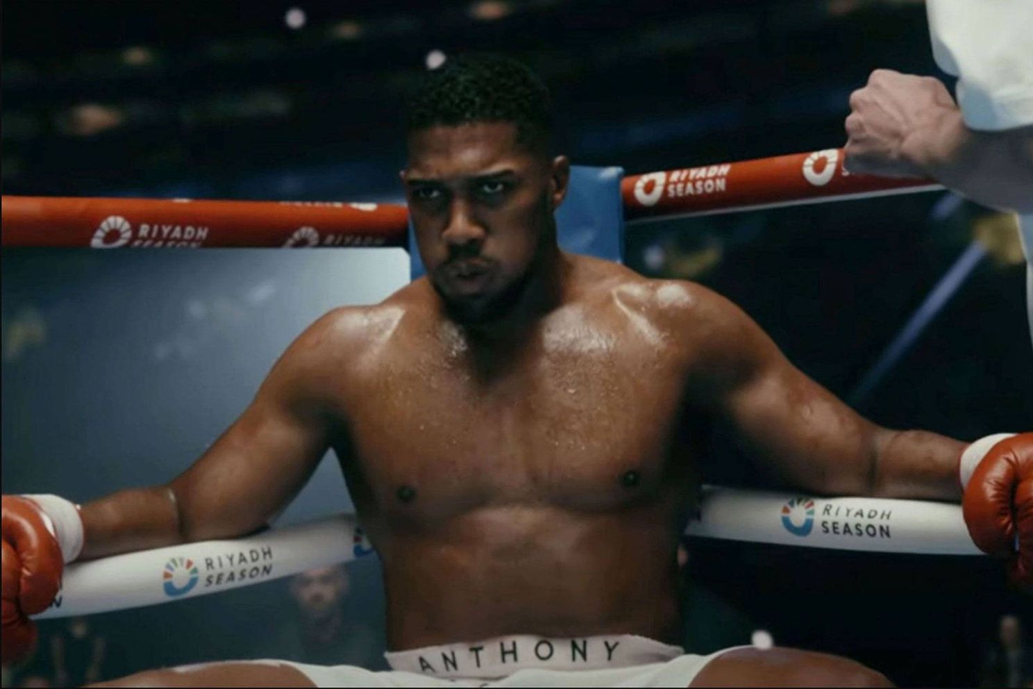 Groot gevecht bevestigd: Boksicoon Joshua keert terug in de ring ...