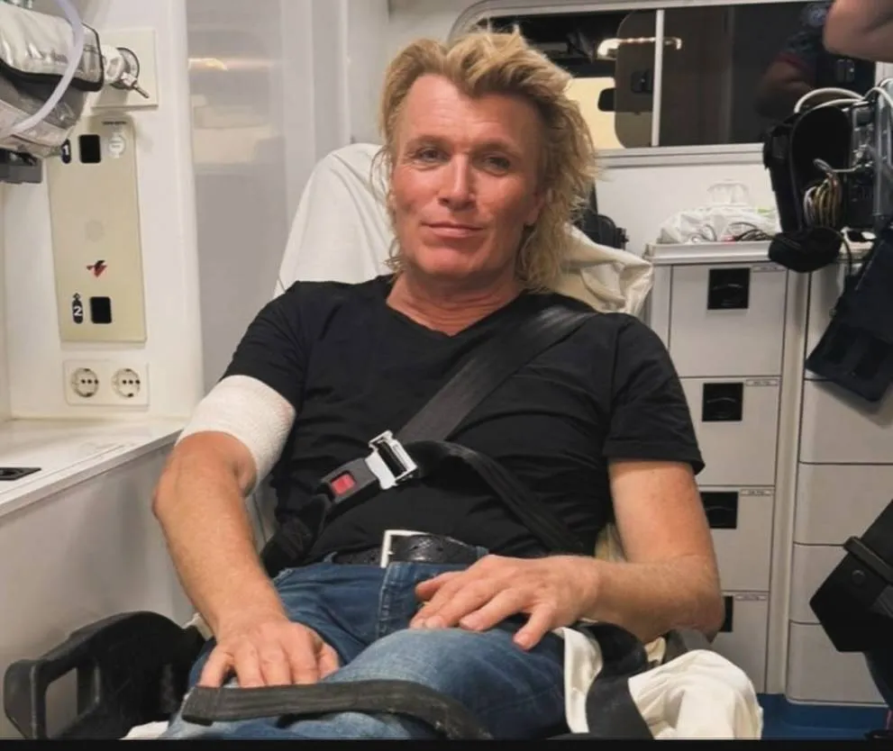 Hans Klok deelt foto's van verwondingen aan zijn arm na mislukte ...